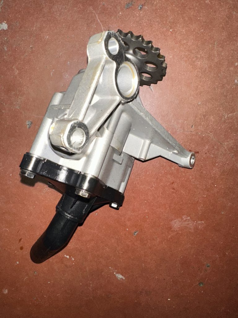 T1N 2001-2006 Dodge Sprinter Van Oil Pump 2.7L engine OM647 5117594AA ...